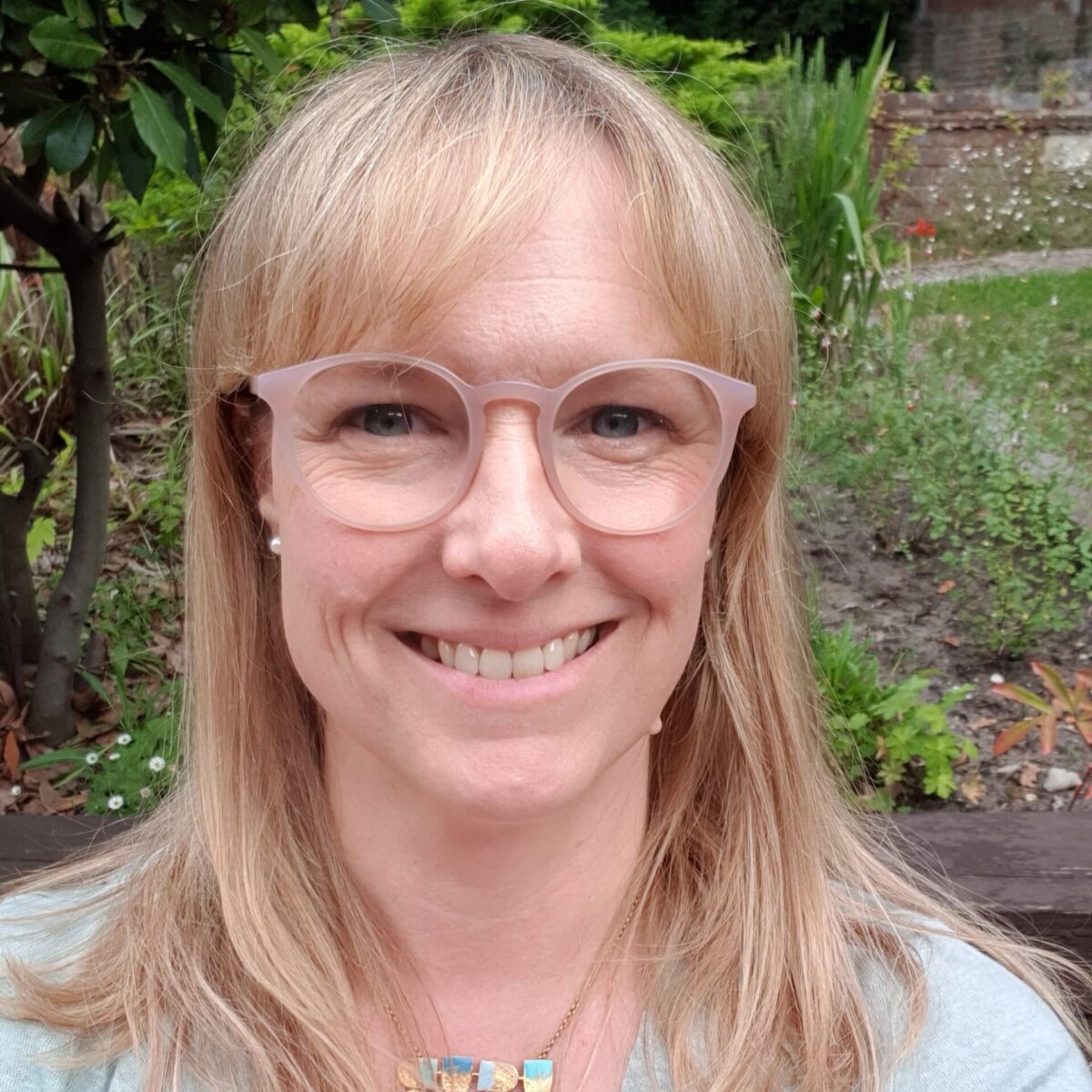 Laura de Mierre | Helen Arkell